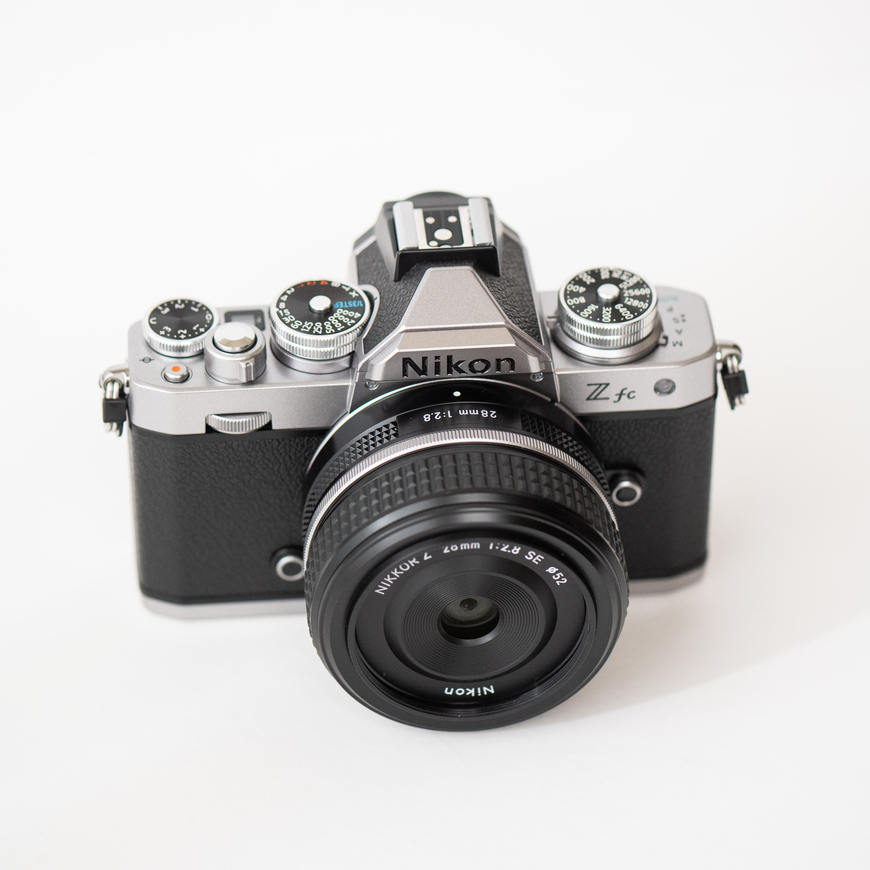 重拾底片相機的感動：NIKON Z FC 開箱評測｜同場加映 NIKKOR Z 28MM F2.8 ;Nikon Nikon Zfc 無反光鏡相機 — 融合 FM2 外觀及最新科技